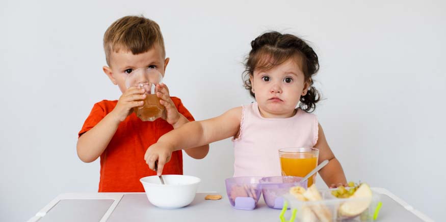 Taste Adventures: Encouraging Toddlers to Explore New Foods - Kangaroo Kids